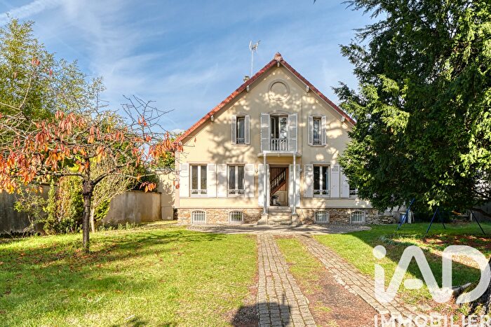 Maison à vendre - Saint-Leu-la-Forêt, Centre-ville - 6 pièces - 4 chambres