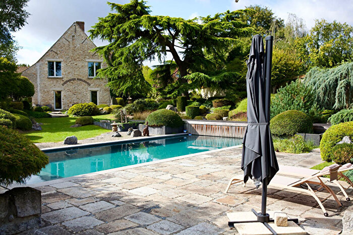 Maison à vendre - Thoiry - 20 pièces - 9 chambres