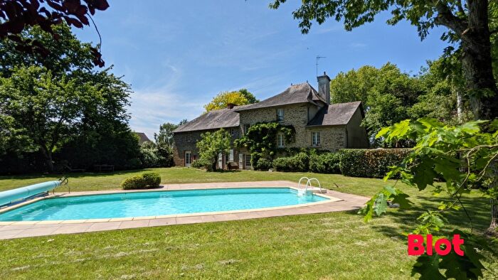 Orgères - Maison 9 pièces à vendre
