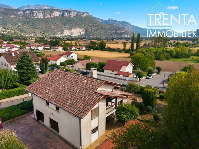 Maison 6 pièces à Saint-Jean-de-Moirans, à vendre