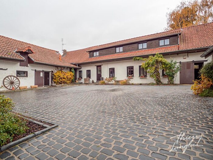 Maison 9 pièces à vendre à Mouchin