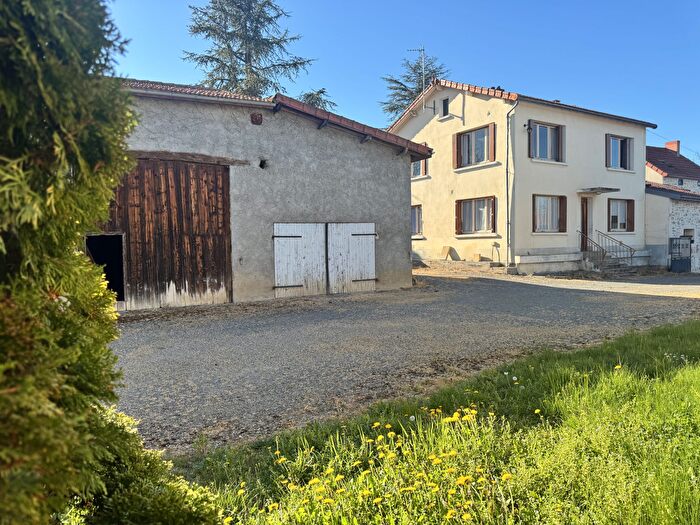 Maison à vendre - Beauregard-Vendon - 6 pièces - 4 chambres