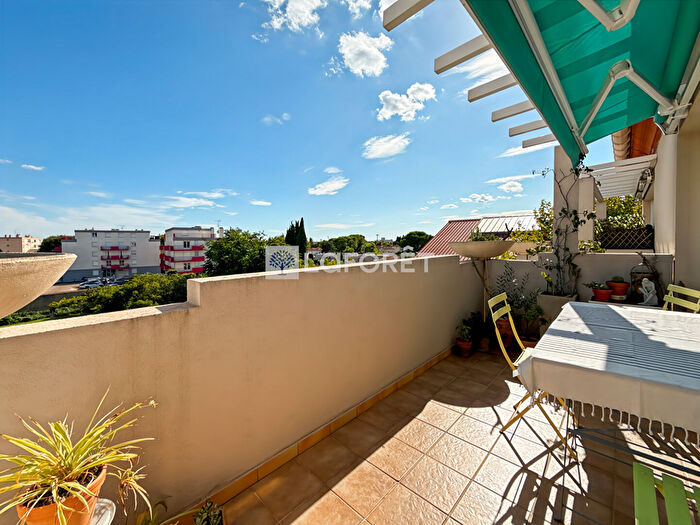 Appartement à vendre - Nîmes, Ville Active - 3 pièces - 2 chambres