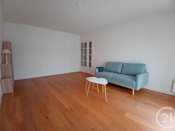 Appartement à louer - Limoges, Centre-ville, Hôtel de Ville, Emailleurs - 2 pièces - 1 chambre