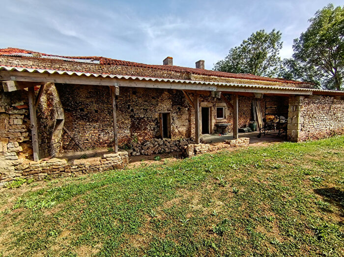 Maison 5 pièces à Saint-Hilaire-des-Loges, à vendre