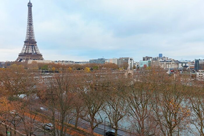 Appartement à louer - Paris e , Passy, Maison de la Radio, Muette-Sud - 2 pièces - 1 chambre