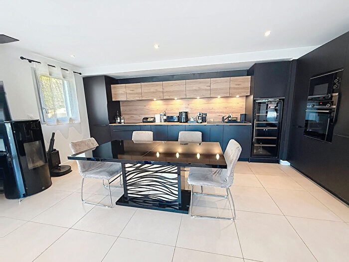 Maison à vendre - Saint-Pierre-dIrube - 4 pièces - 3 chambres