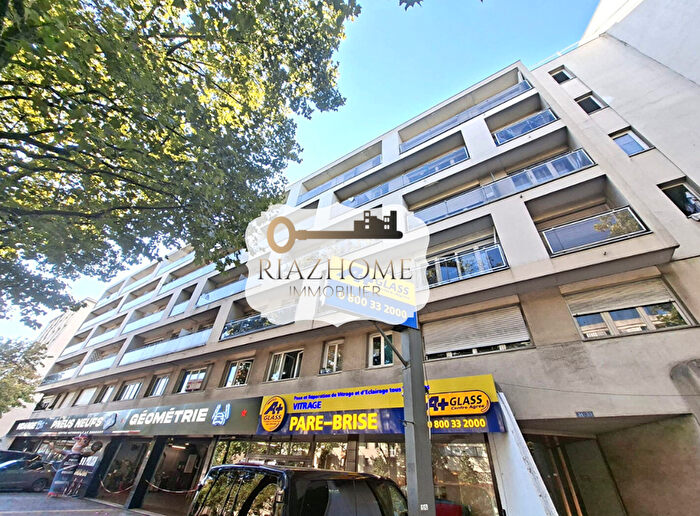 Appartement à vendre - Le Bourget, Hôtel de Ville - 3 pièces - 2 chambres