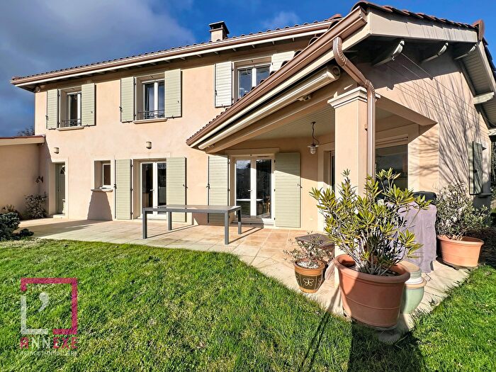 Maison à vendre - Fontaines-Saint-Martin - 6 pièces - 5 chambres