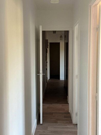 Pvé Neuf-Mont dEst, Noisy-le-Grand - Appartement 4 pièces à louer