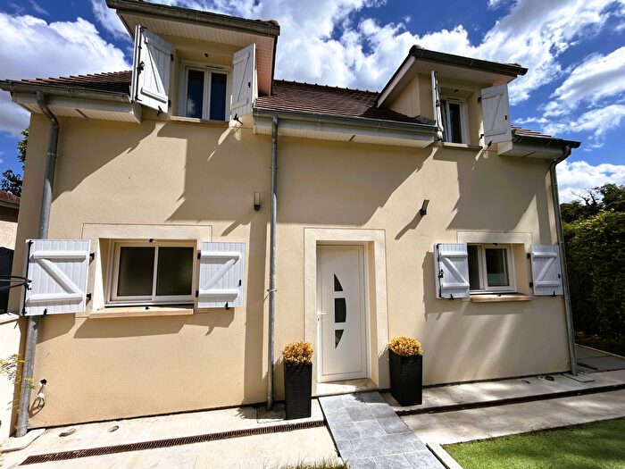 Pont-Sainte-Maxence : Maison 6 pièces à vendre