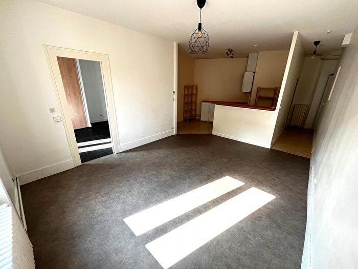 Appartement à louer - Saint-Chamond - 2 pièces - 1 chambre