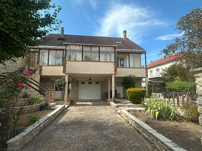 Maison 7 pièces à Boinville-en-Mantois, à vendre