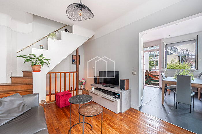 Maison à vendre - Suresnes, Cité Jardins - 5 pièces - 3 chambres