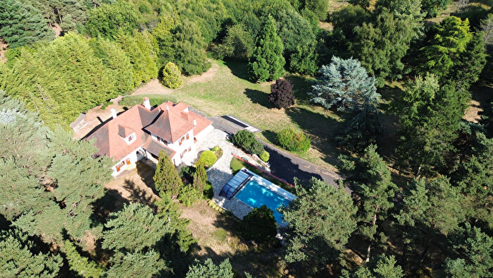 Maison à vendre - Saint-Genès-Champanelle - 10 pièces - 7 chambres