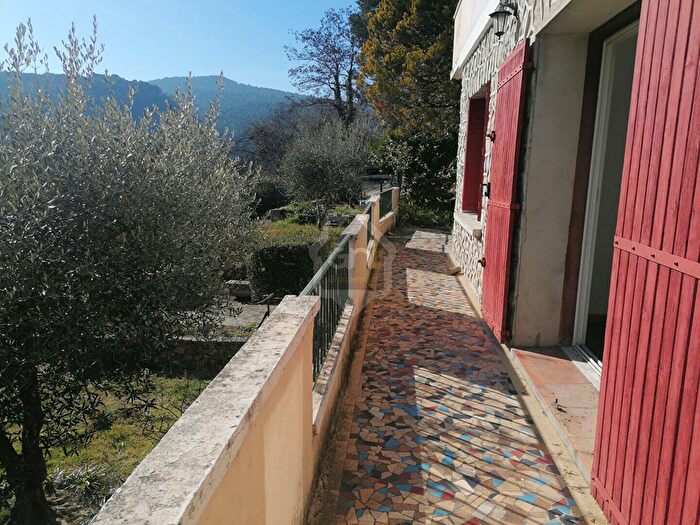 Ouest Sud, Vaison-la-Romaine : Appartement 3 pièces à louer