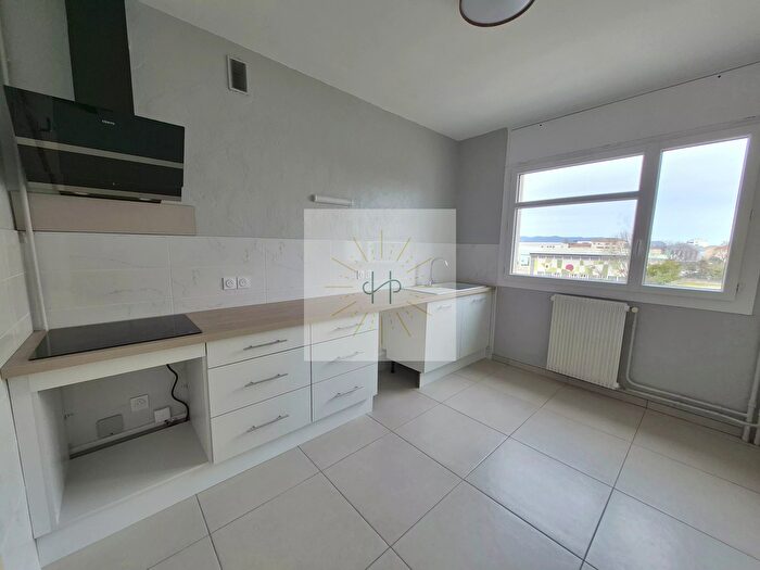 Appartement à louer - Montélimar - 3 pièces - 2 chambres