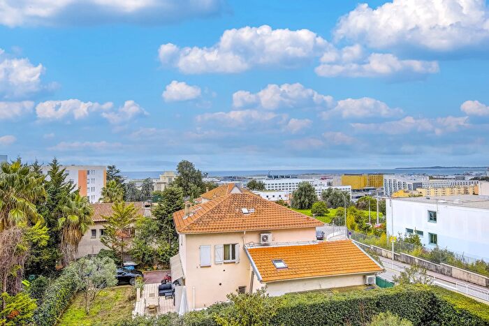 Appartement 4 pièces à vendre - Nice, Caucade