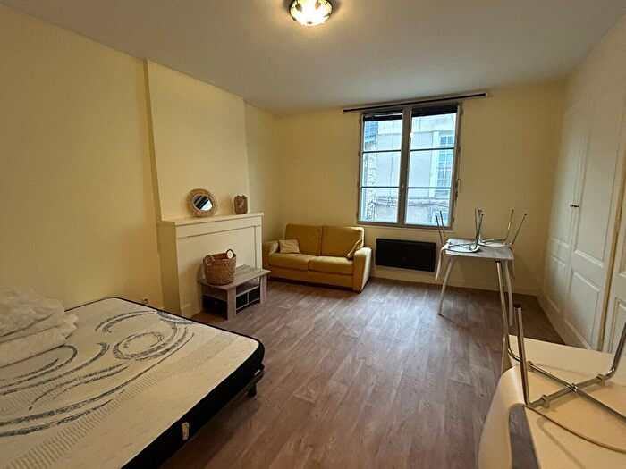 Appartement à louer - Trois Quartiers-Centre Ville, Poitiers - 1 pièce