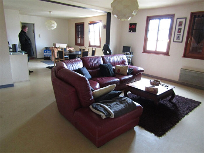 Appartement 6 pièces à Gugney-aux-Aulx, à louer