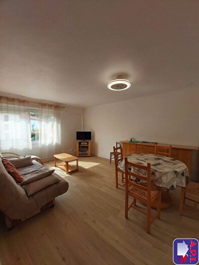 Appartement à louer - Ax-les-Thermes - 3 pièces - 2 chambres