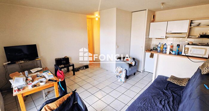 Appartement à vendre - Elbeuf, La Cerisaie, Cours Carnot - 2 pièces - 1 chambre