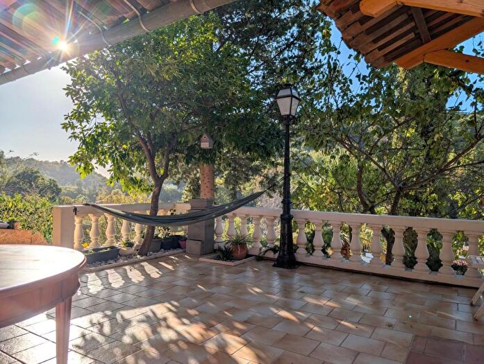 Maison à vendre - La Gaude - 7 pièces - 5 chambres