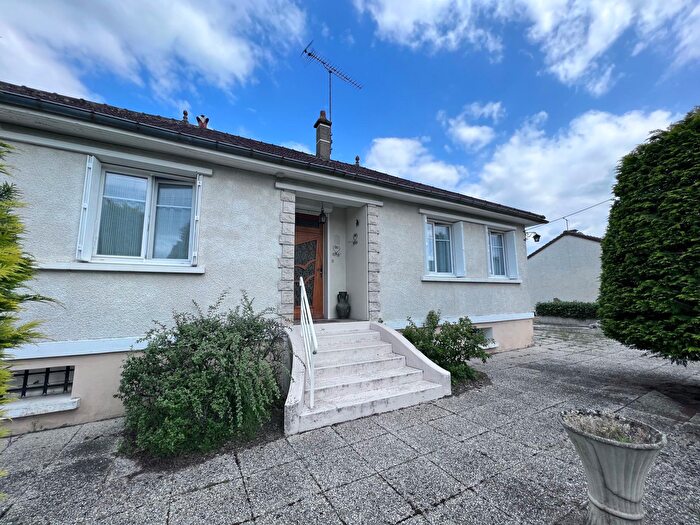 Maison à vendre - Les Ormes - 7 pièces - 4 chambres