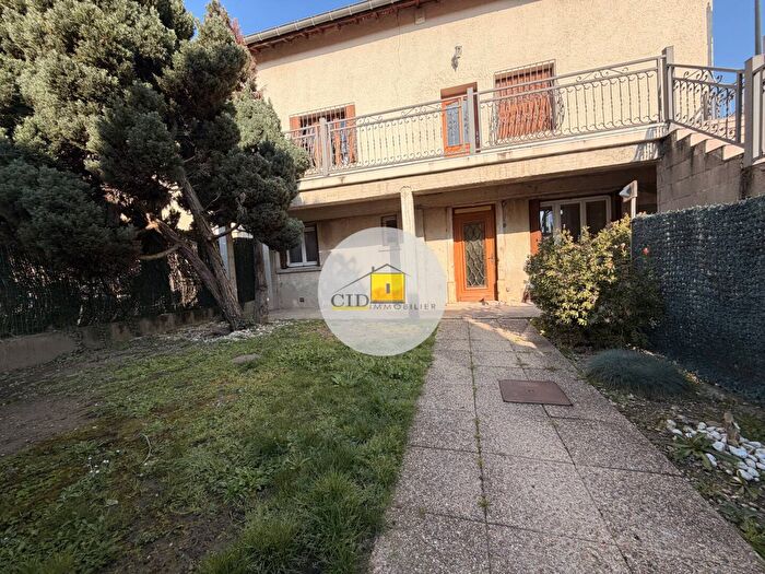 Appartement à louer - Saint-Laurent-de-Mure - 3 pièces - 2 chambres