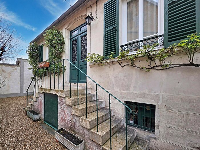 Maison à vendre - Freneuse - 5 pièces - 4 chambres