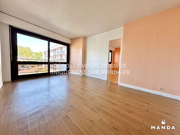 Appartement 4 pièces à Palaiseau, Centre Sud, à louer