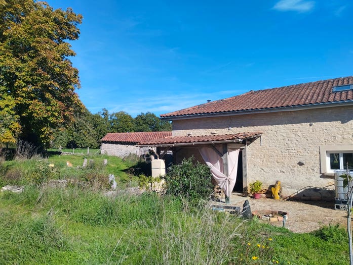 Champagne-Mouton - Maison 3 pièces à vendre