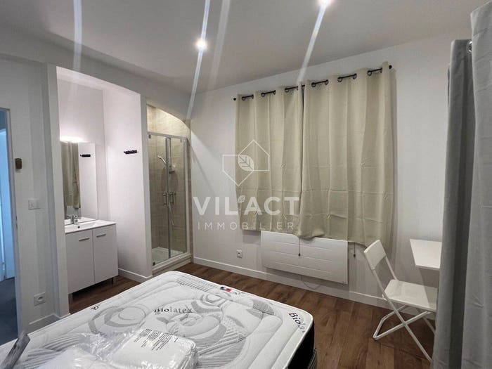 Appartement 8 pièces à louer à Plateaux, Floirac