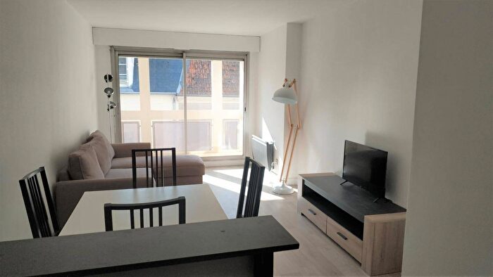 Appartement à louer - Carmes-République, Orléans - 2 pièces - 1 chambre