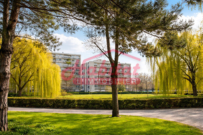 Chelles, Noue-Brossard, Perichelles, Bel Air, Clos Roger : Appartement 4 pièces à vendre