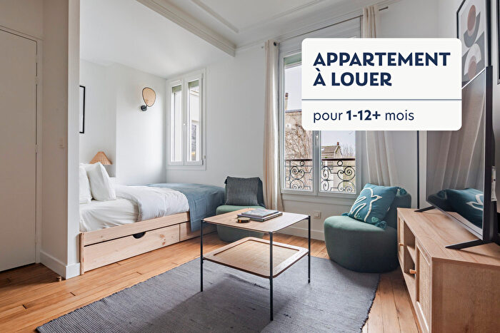 Appartement à louer - Paris e , Grandes Carrières, Clichy - 2 pièces - 1 chambre