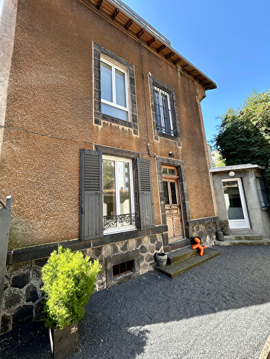 Maison à louer - Clermont-Ferrand, Delille, Cathédrale, La Gare - 5 pièces - 4 chambres