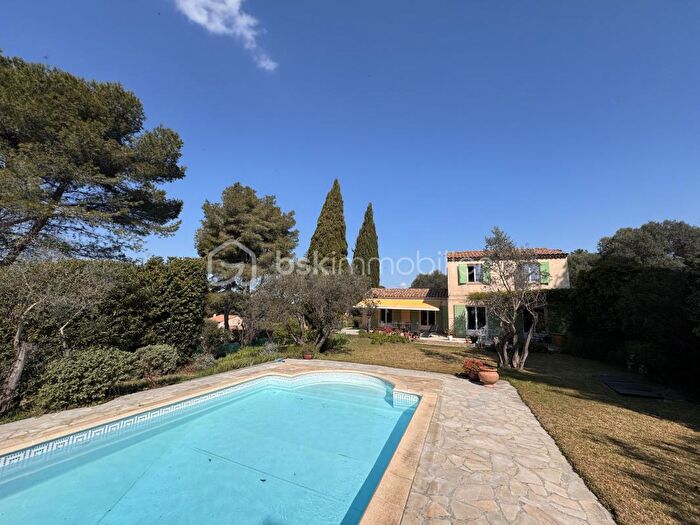 Maison 6 pièces à vendre - Saint-Mitre-les-Remparts