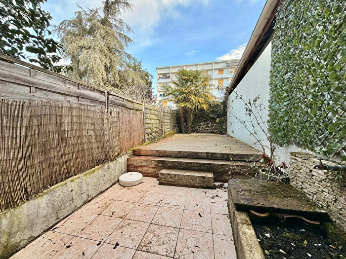 Maison à vendre - Voiron, Centre-ville, Gare - 5 pièces - 3 chambres