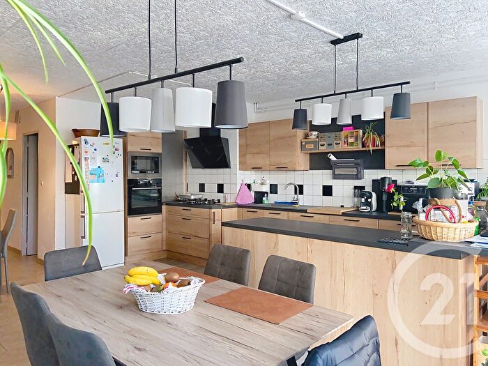 Appartement à vendre - Bar-sur-Aube - 6 pièces - 3 chambres