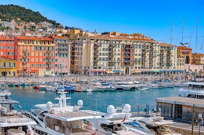 Appartement à vendre - Nice, Le Port - 4 pièces - 3 chambres