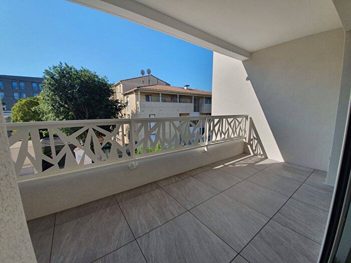 Capouchiné, Nîmes : Appartement 3 pièces à louer