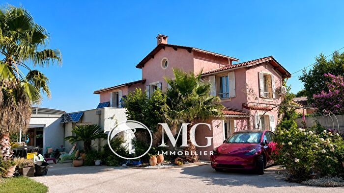 Maison 8 pièces à vendre à Les Mées
