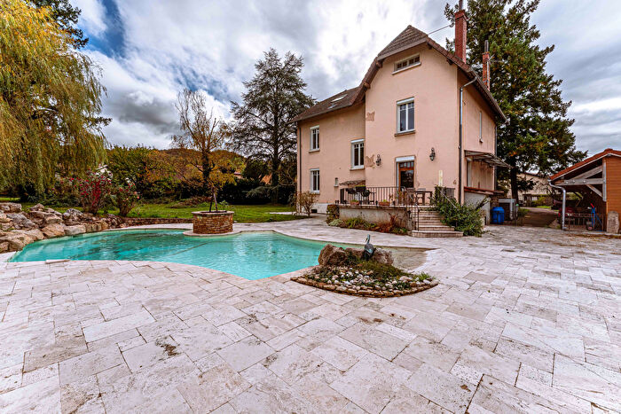 Maison à vendre - Chamagnieu - 10 pièces - 7 chambres