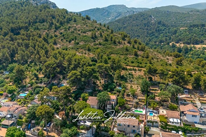 Marseille 11ème, La Barasse : Maison 5 pièces à vendre