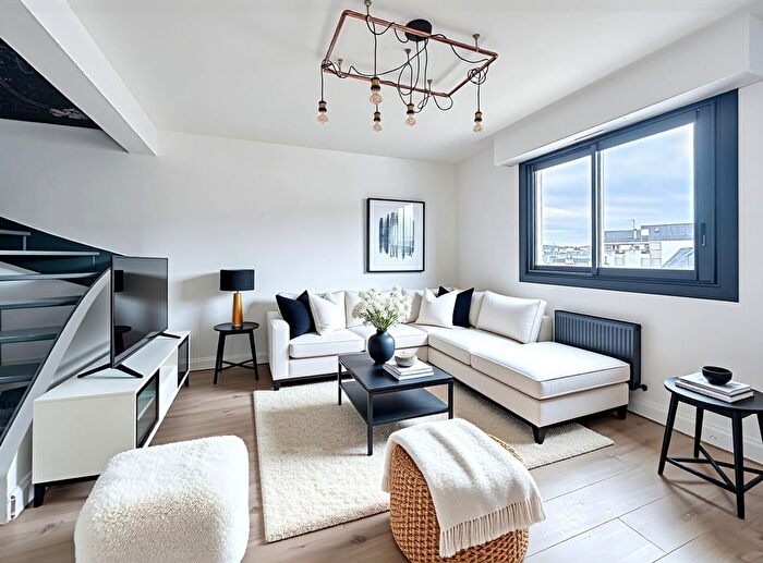 Appartement à vendre - Pau, Centre-ville - 4 pièces - 3 chambres