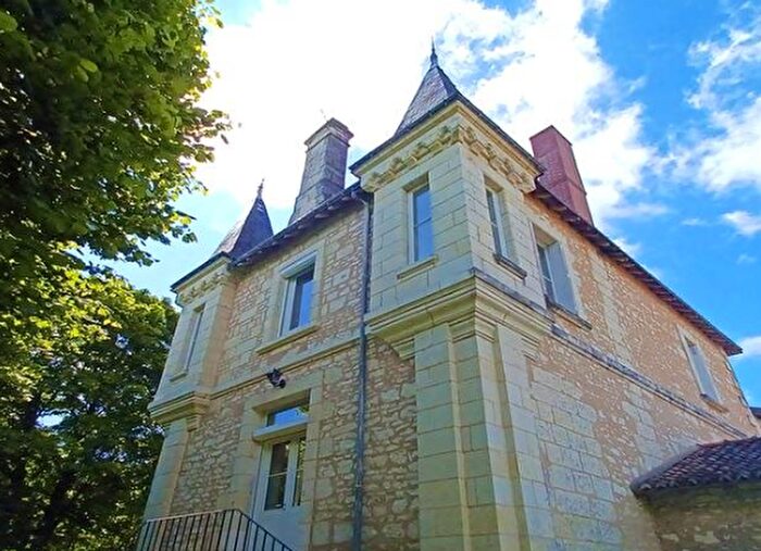 Maison 14 pièces à vendre - Faye-la-Vineuse