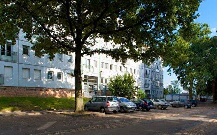 Appartement à louer - Clos du Roy, Vierzon - 3 pièces - 2 chambres