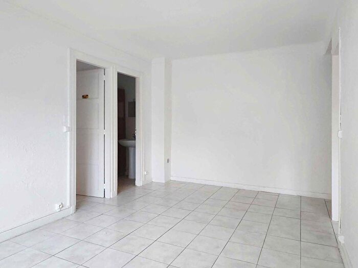 Saint Denis, Châteauroux : Appartement 2 pièces à louer