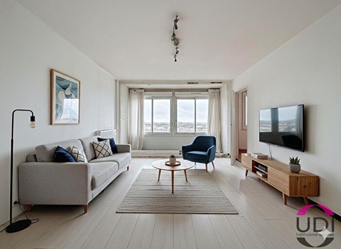 Appartement à vendre - Corbeil-Essonnes, Tarterêts - 3 pièces - 2 chambres